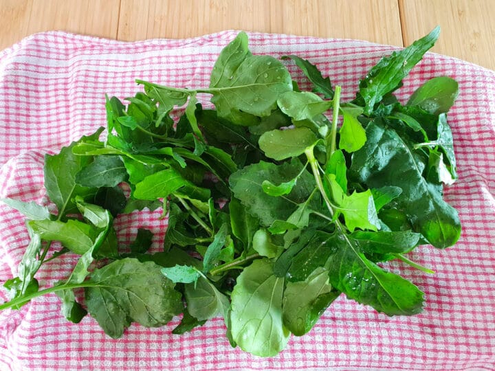 Rocket and Pear Salad - The Aussie home cook